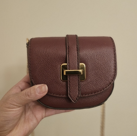 Fossil | Bags | Fossil Emery Micro Gold Chain Crossbody Bag | Poshmark